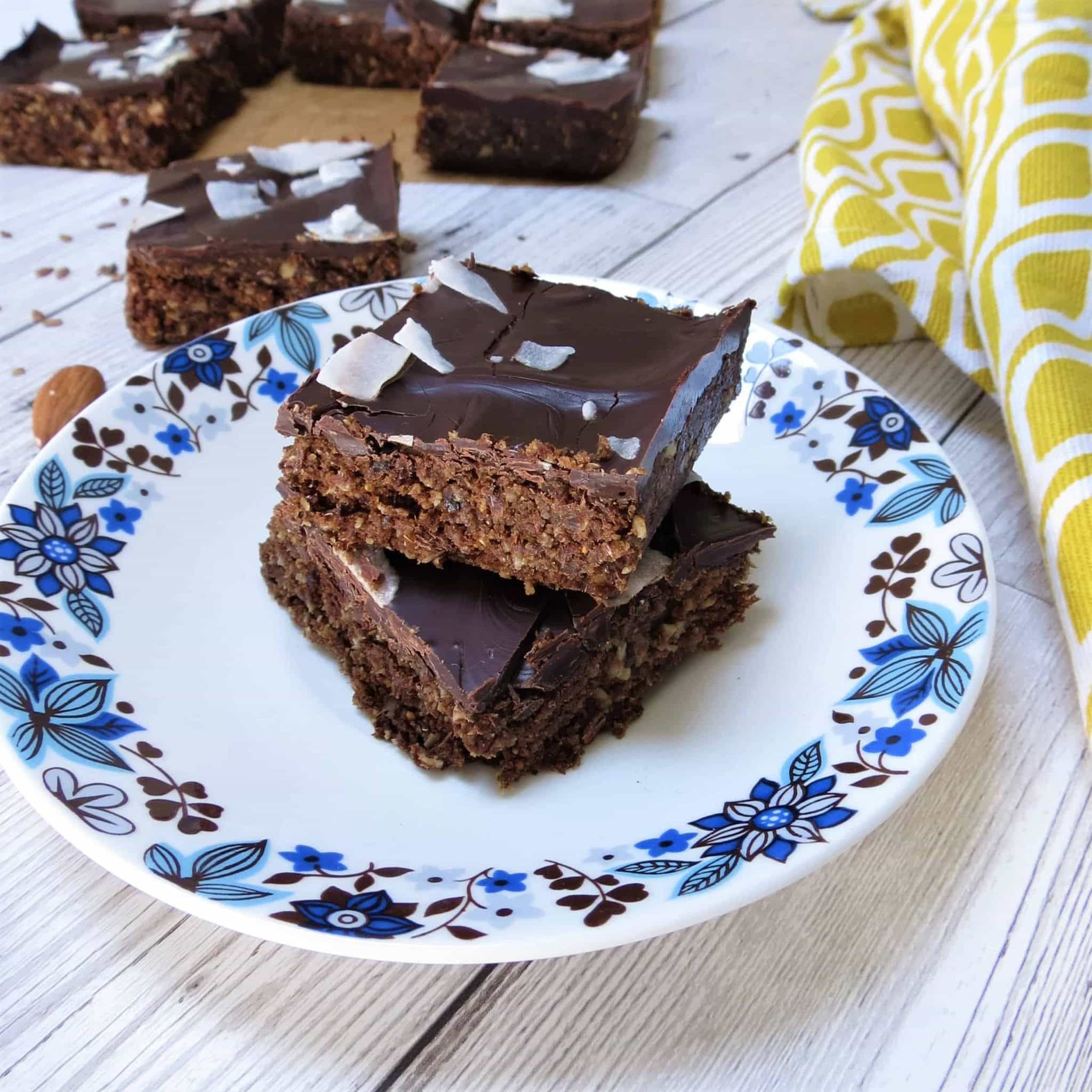Easy homemade Raw Chocolate Energy Snack Squares - Glutarama