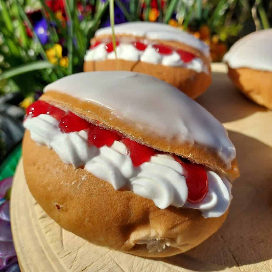 Quick Hack Gluten Free Iced Buns - Glutarama